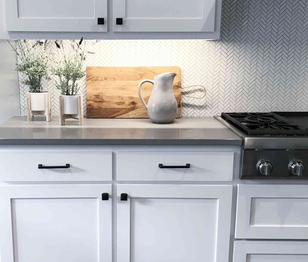 Master the Art of Kitchen Cabinet Handle Placement - Opple House