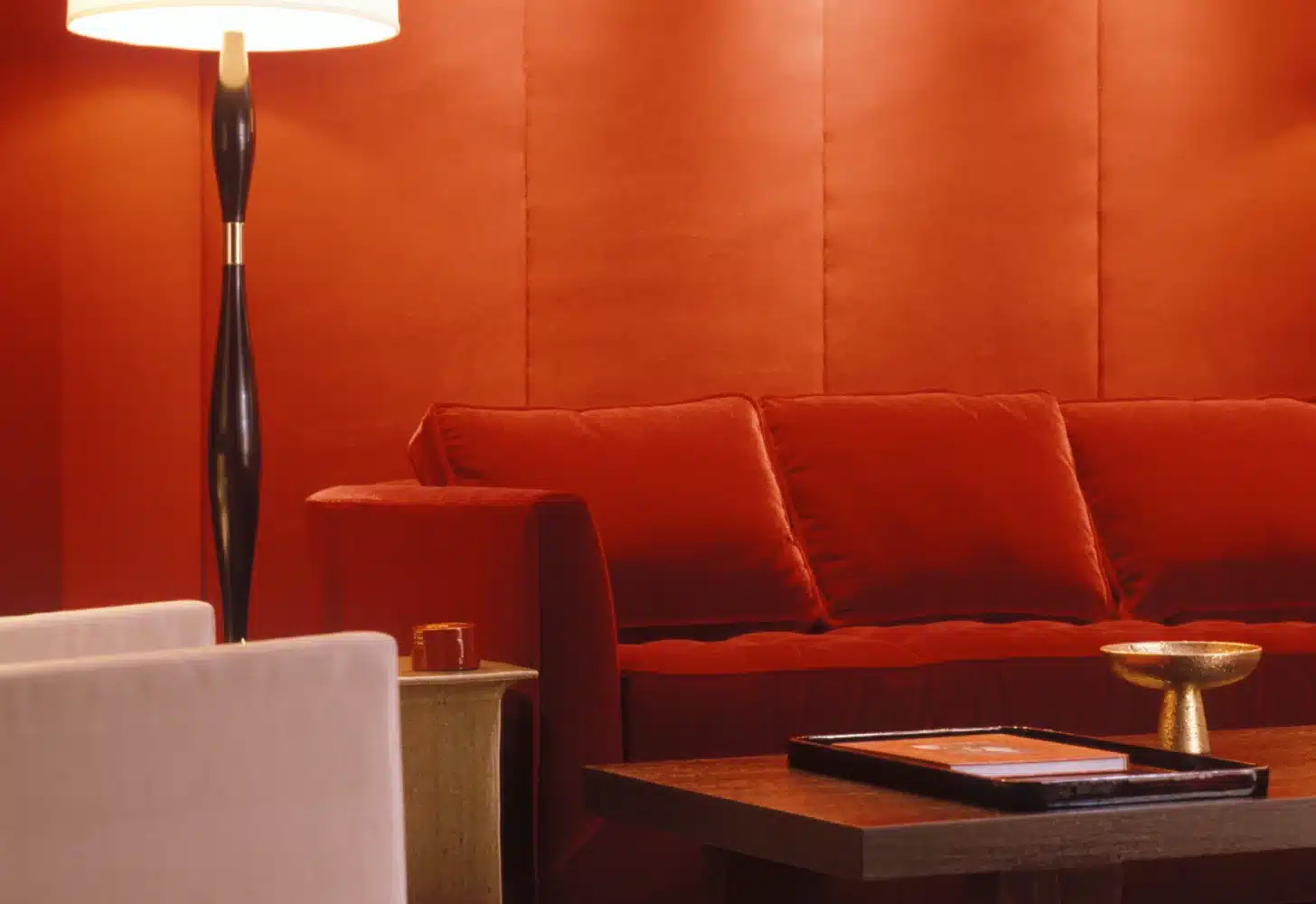 The Thrill of the Unexpected: Incorporating Surprise Elements in Home Décor - Opple House