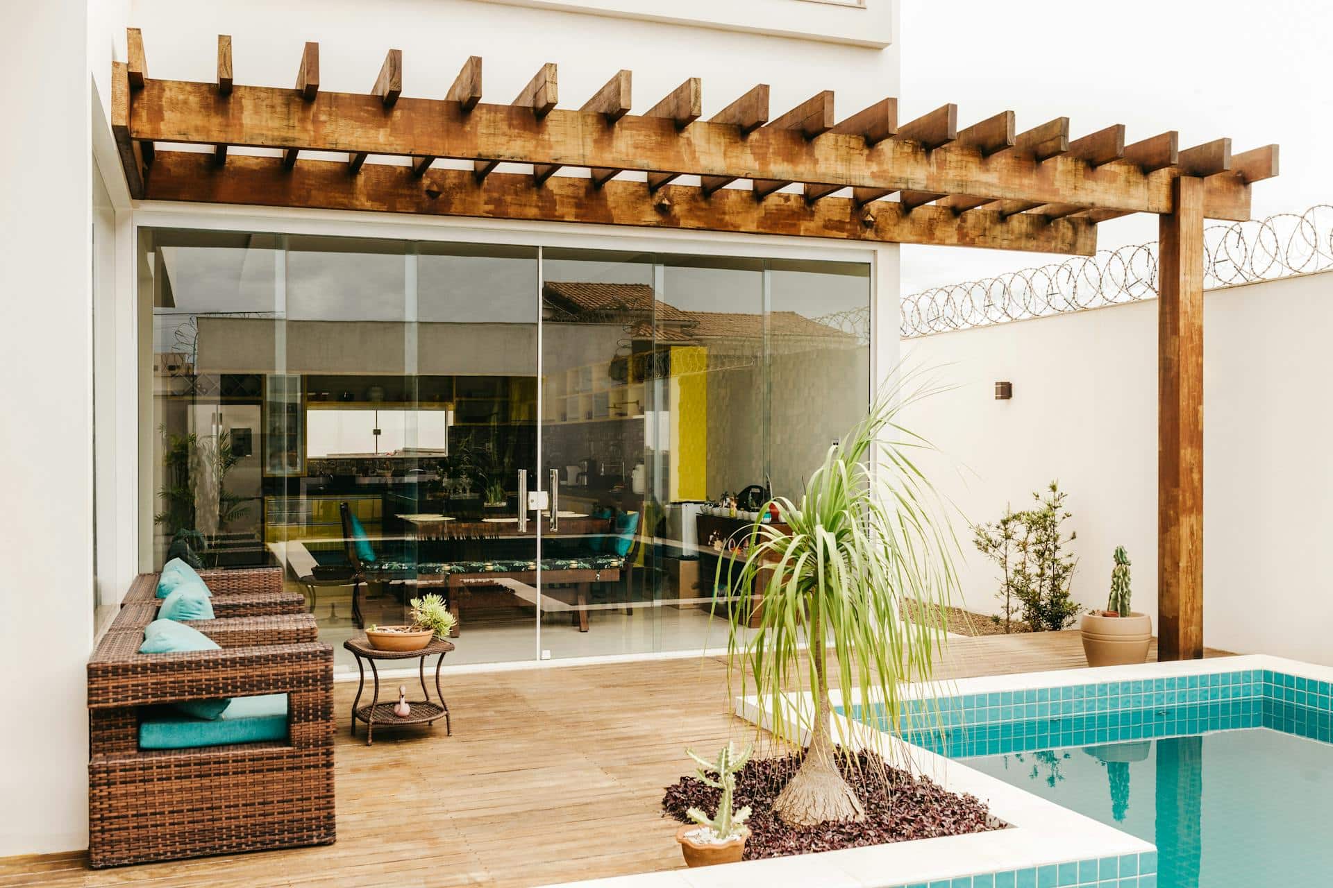 How Do Luxury Pergolas Elevate Outdoor Living Spaces? - Opple House