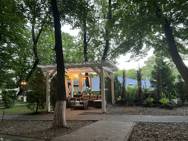 Throw an Outdoor Party Your Friends Won't Stop Talking About - Opple House