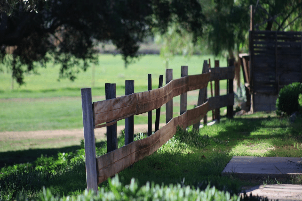 How to Choose the Right Fence Style for Different Yard Types - Opple House